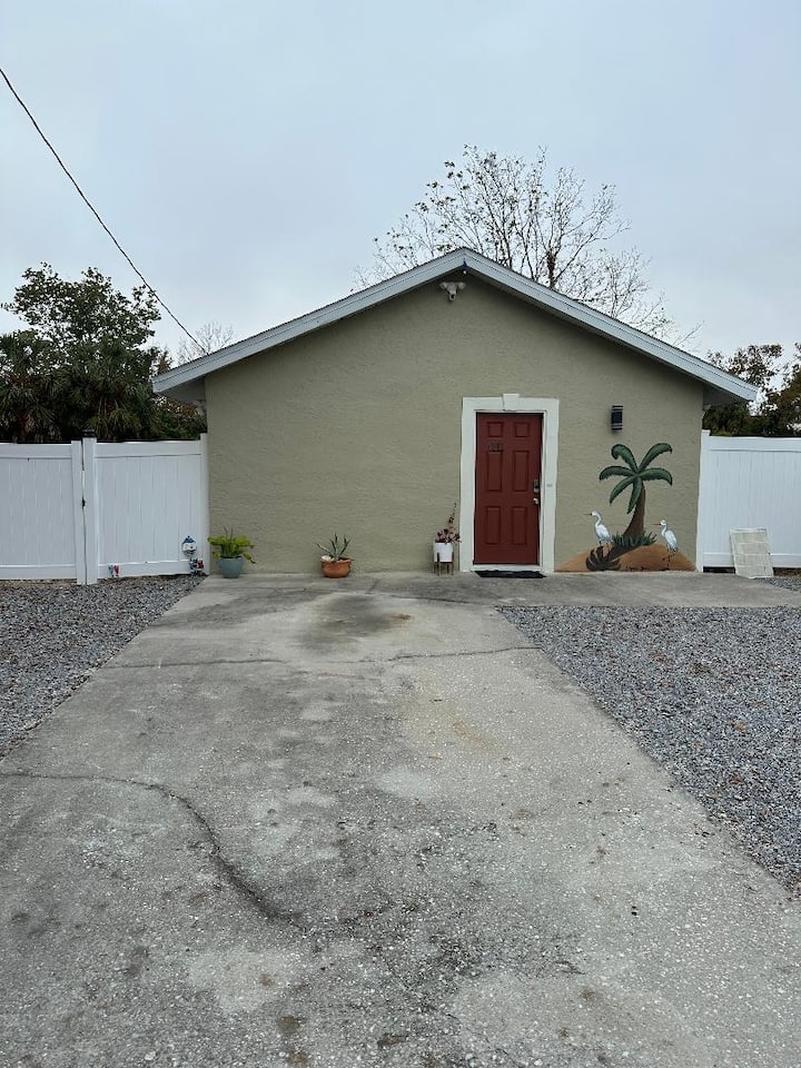Palm Harbor One Bedroom House - Palm Harbor, FL