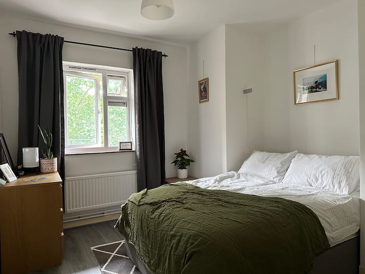 Room For Two, No Curfew - Central London