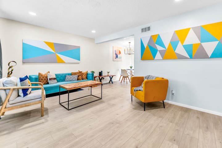 Modern Designer Oasis:5*location - Irving, TX