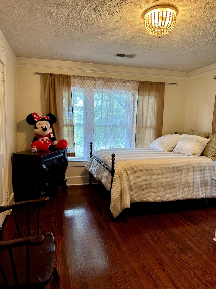 Bed & Breakfast At The Beehive - Berea, KY