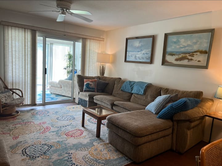 Welcome To 
"The Greedy Goose"
Coastal Getaway - Fenwick Island, DE