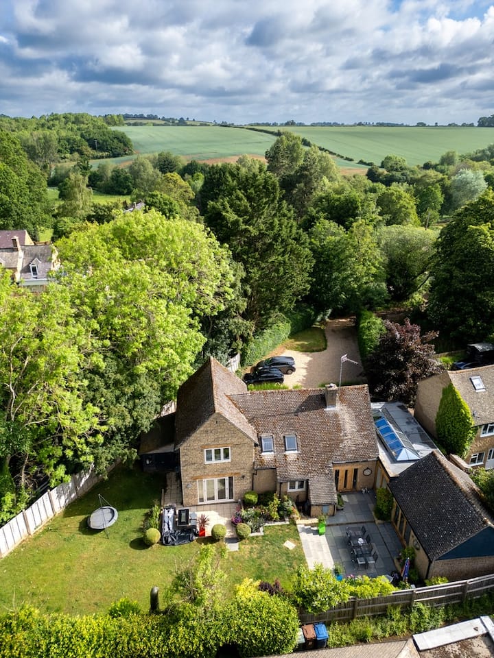 Rainbow's End House - Banbury