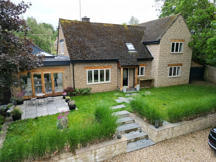 Rainbow's End House - Banbury