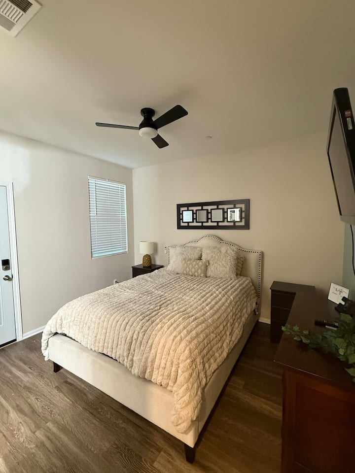The Sevilla Suite - Lake Elsinore, CA