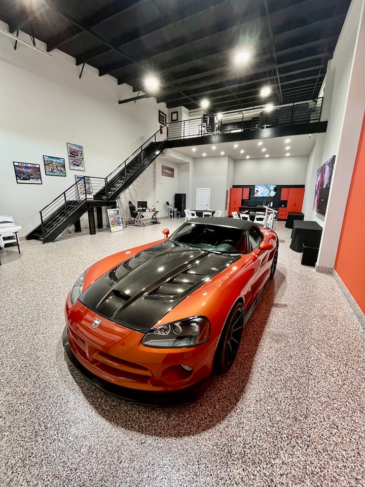 Incredible Luxury Racing Garage - Sebring, FL