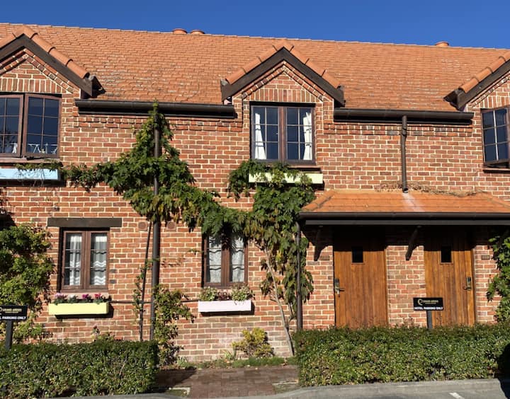 Quiet Space At Quiet Woman Way - Richmond