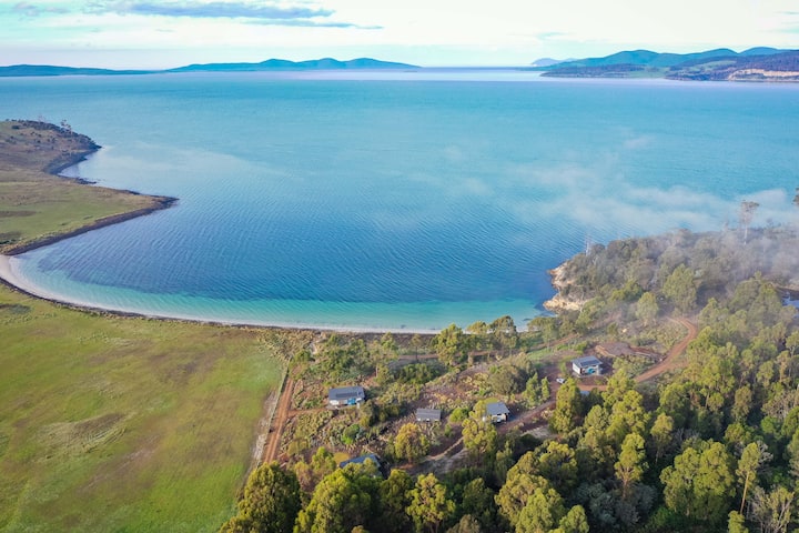 Private Off-grid Beach Shack - Triabunna