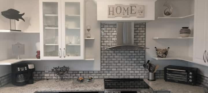 The Sunblock Hideaway! - DeLand, FL