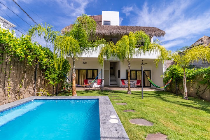 4 By 4 Means 8 Is Great In San Pancho - Lo de Marcos