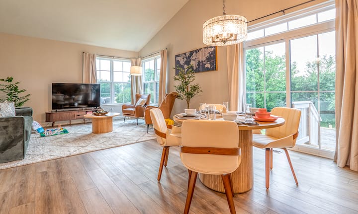 Family & Pet Friendly, King Beds - Morris, IL