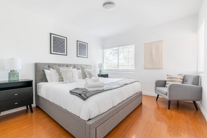 Charming Home ~ Modern Comforts ~ Prime Location - Pico Rivera, CA