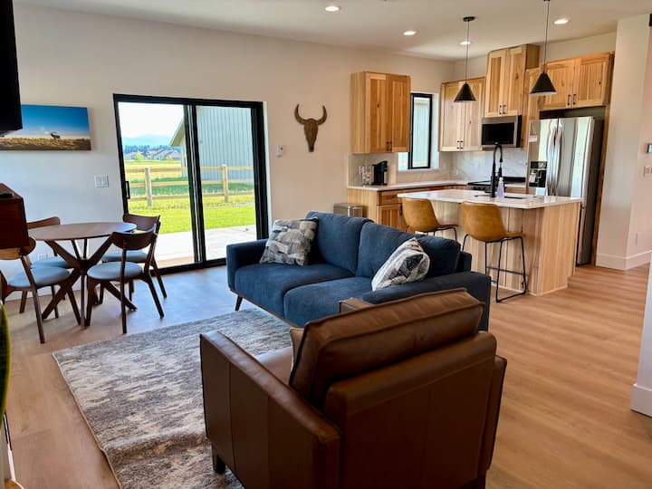 Glacier Peak Getaways - Glacier County