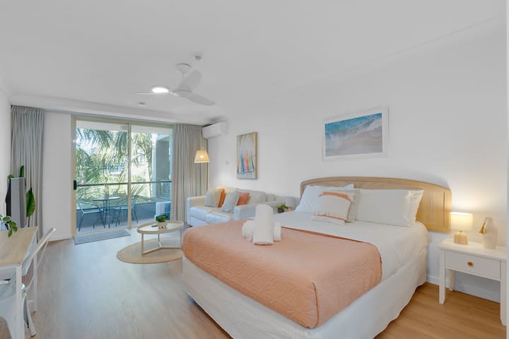 Resort Studio With Pool And Spa - Surfers Paradise