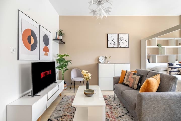 Luxury Studio Apartment - Dubai