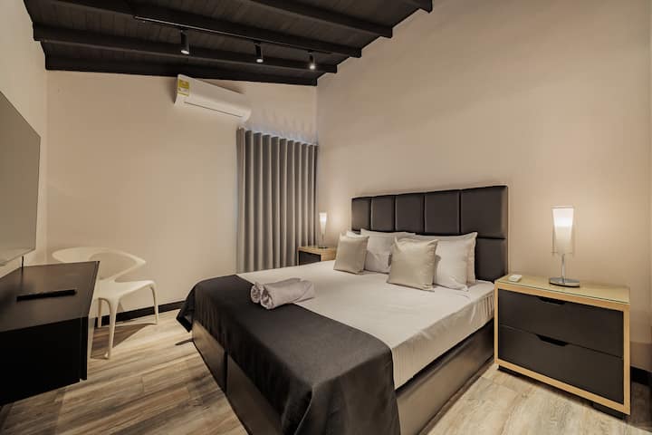 Two-bedroom Laureles Stay / Near Metro & Dining - Medellín