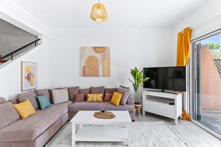 Villa Venus •Pools• Walk Beach - Paphos