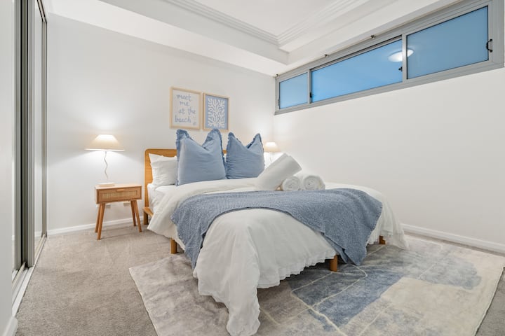 Bondi Beach Apartment +Parking - Manly