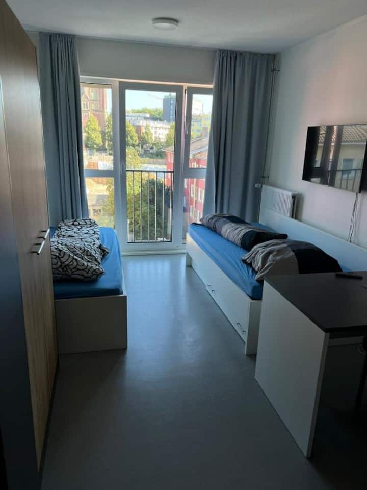 Stylish City Studio | Ideal For 1–2 Guests - Essen