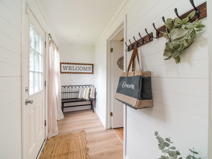 Charming Lake Cottage & Dock! - Jamestown, NY
