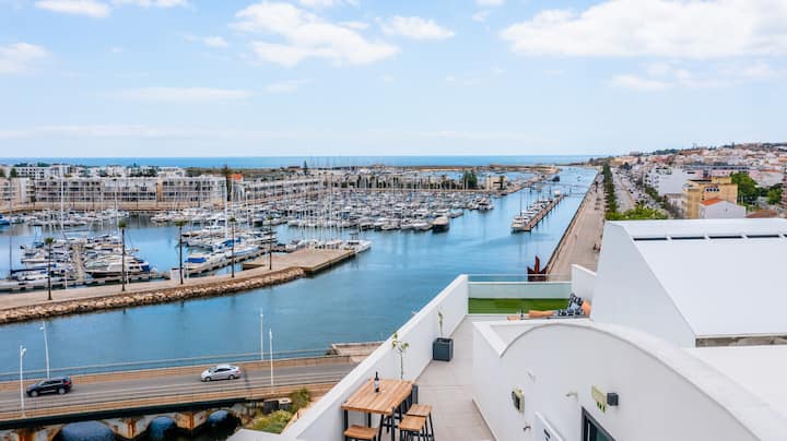Penthouse Marina Bliss (Es1-5a) - Lagos