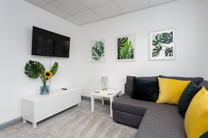 Sovereign Gate 1 - City Centre 2 Bed W/parking - Southsea
