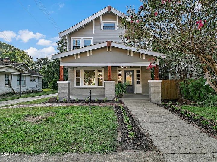 Campbell Street Charm - Jackson, TN