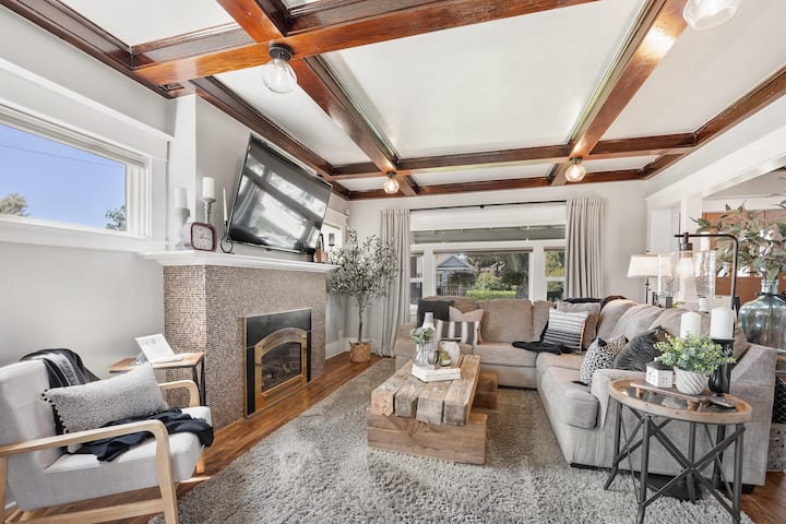 Modern Historical Home In Butte - Butte, MT