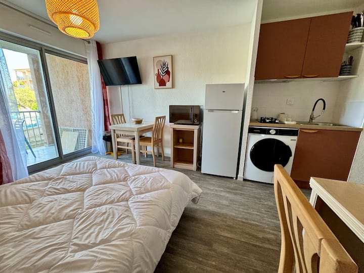 Studio Lumineux Avec Balcon Et Piscine, Clim, Pkg - Balaruc-les-Bains