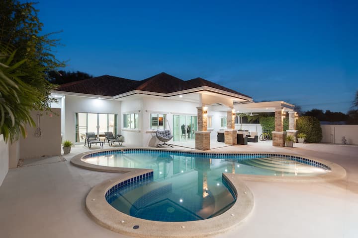 Beautiful 5-bedrooms Villa In Hua Hin - 華欣