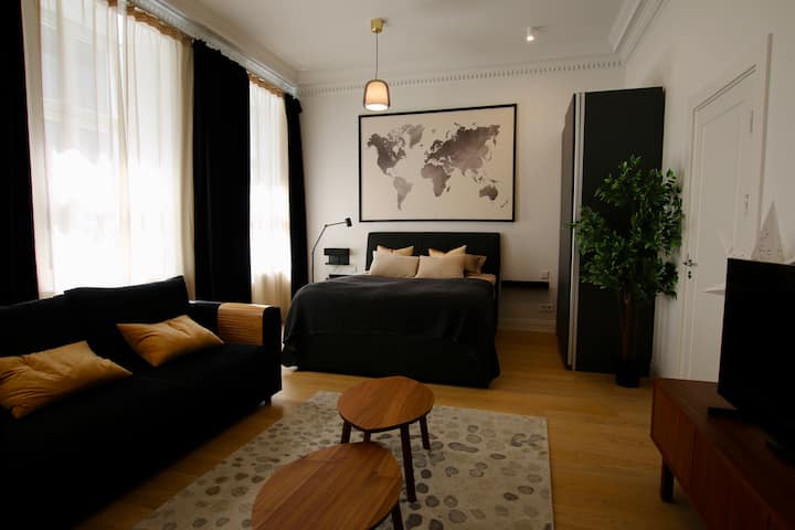 Historic Elegance | Cozy Heritage Apt - Riga