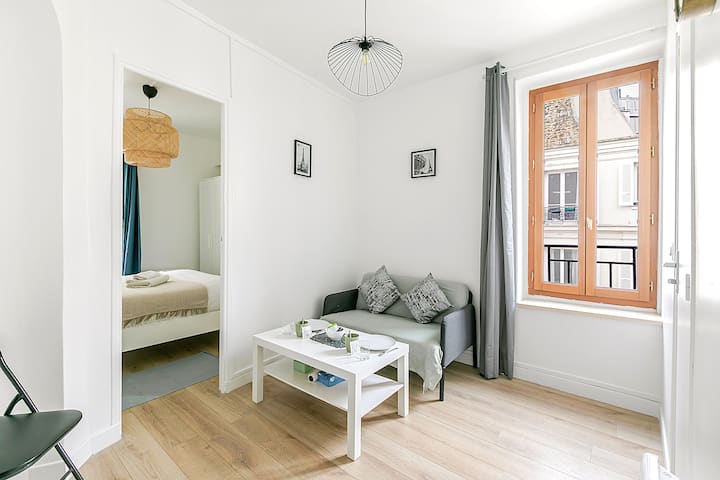 Nid Douillet Pour 2 Dans Le Paris Des Artistes -Ii - Porte de Montreuil