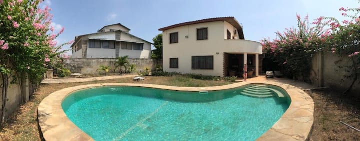 Villa Sunshine: 3 Bedroom D, D&c - Diani Beach