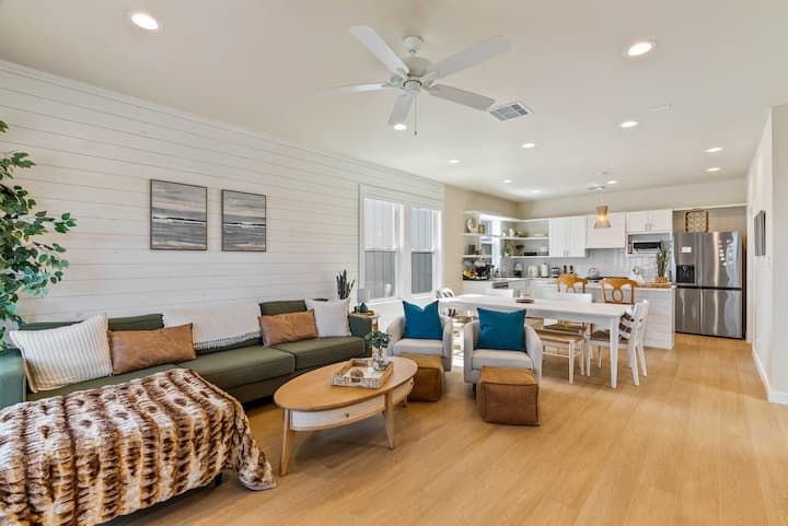 Sage & Sol | Old Town/downtown + Pool - Port Aransas, TX