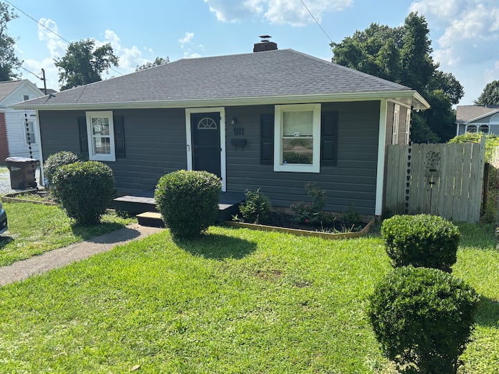 Cozy Bungalow 5 Mins To Downtown - Falls Lake, NC