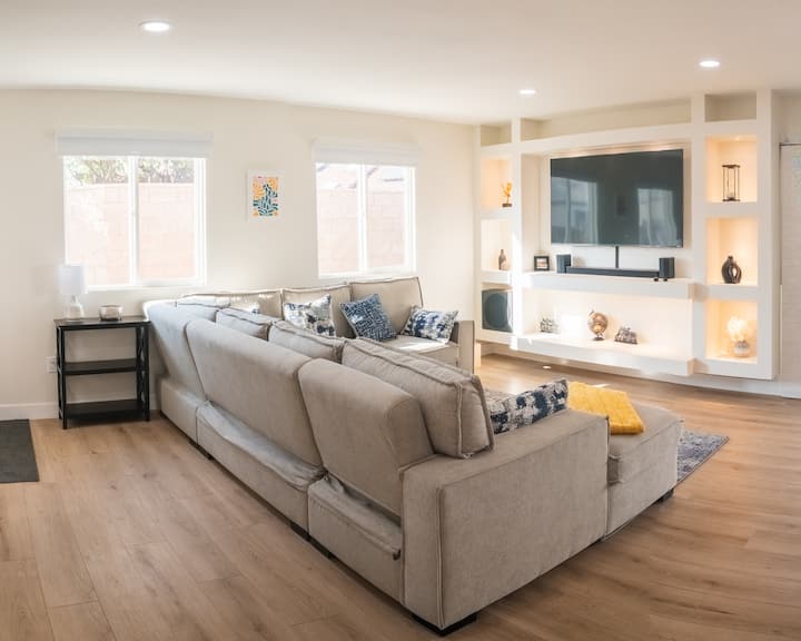 3 Bedroom House, King Bed, Full Kitchen, Bbq Grill - Riverside, CA