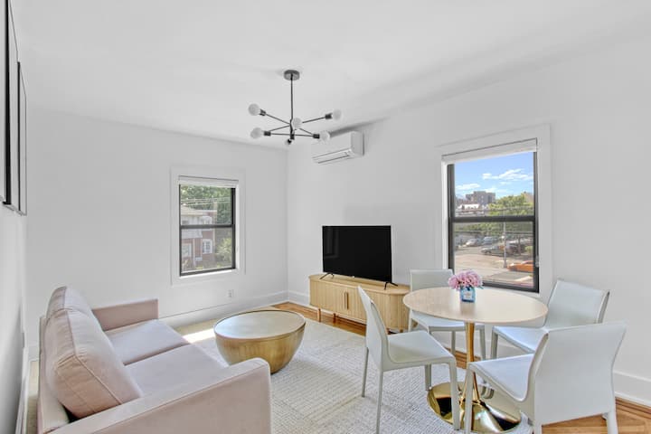 Modern Designer 2br Retreat In Brooklyn - Queens, NY