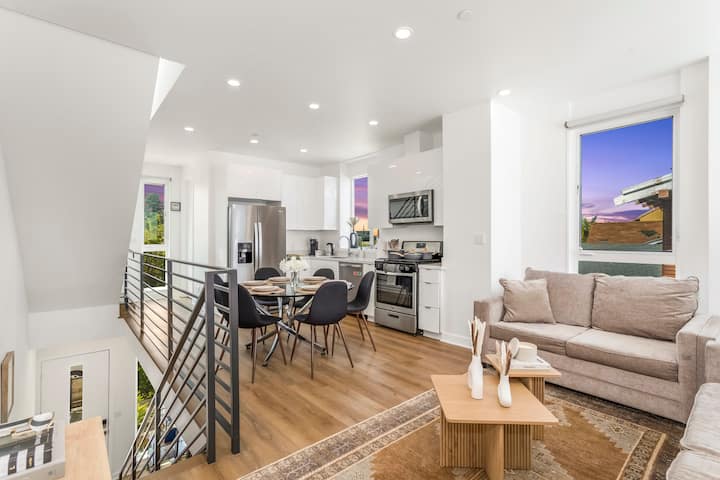 Townhouse In Mid City - Los Angeles, CA