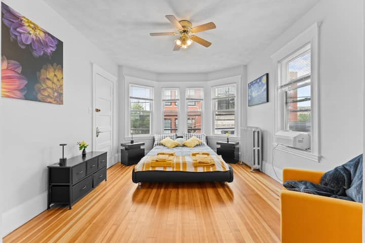 Wicked Cool Salem Getaway - Salem, MA