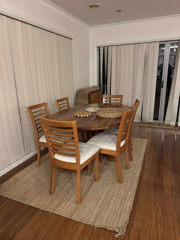 Rent Single Room - Single/couple - Canberra