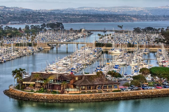 Strand Beach Front Row Vacation Condo.2brs/2 Bths - デイナポイント, CA