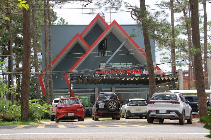 Khách Sạn & Nhà Hàng Thông Đỏ - Quảng Ngãi