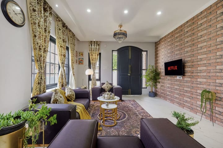 4br Lux Srinagar Villa | 10 Mins From Airport - Srinagar