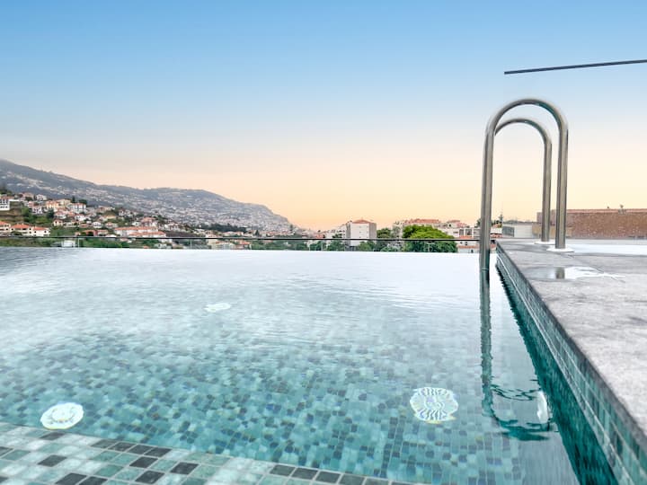 Piscine Sur Le Toit & Clim – Immeuble Neuf Centre - Madère