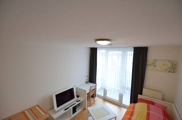 Stadion Und Spoho Apartment Longstay Only (Aircon) - Keulen