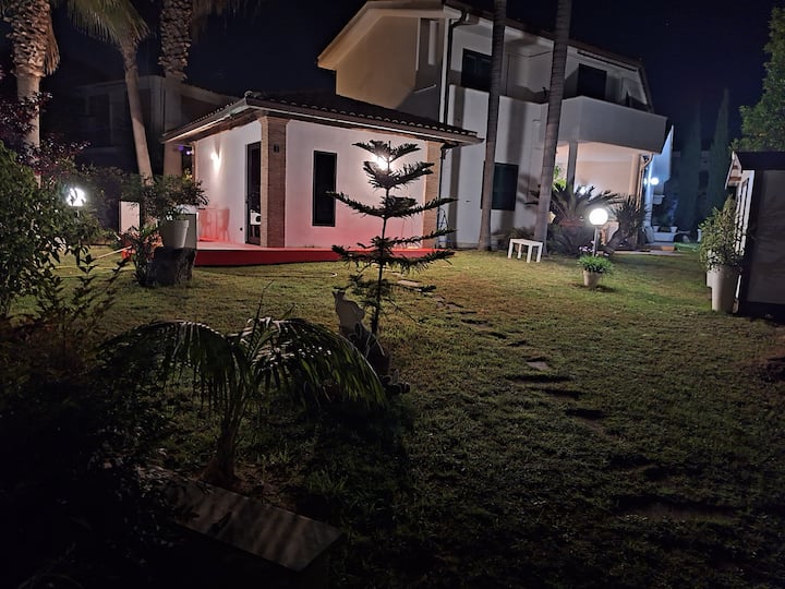 Littelcrazy B&b Con Piscina - Anzio