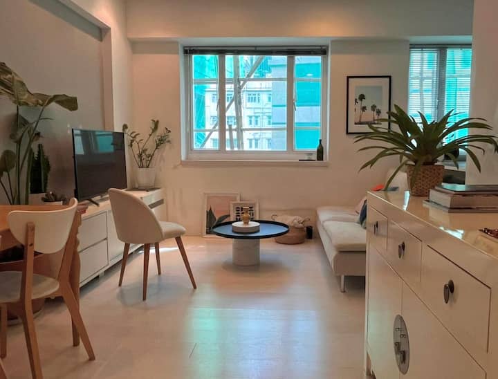 Studio/1 Bed In Central - Sheung Wan