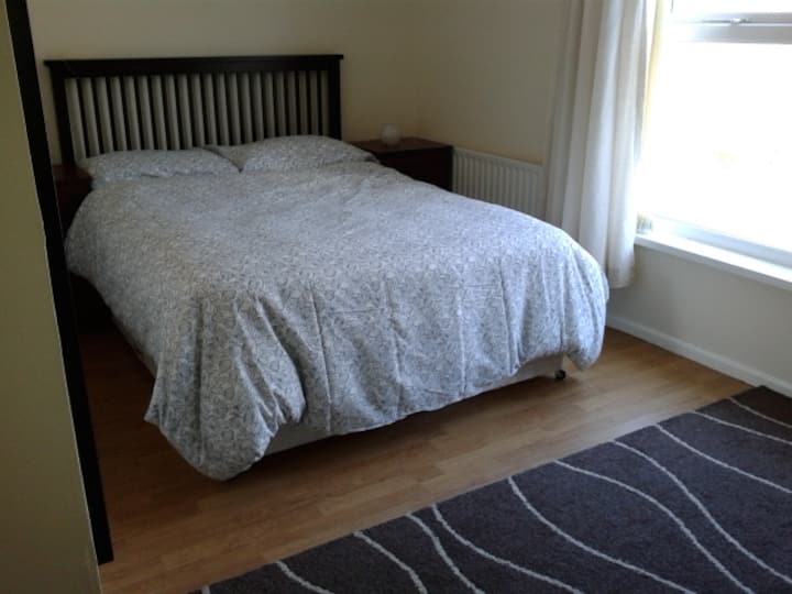 One Bedroom Flat Near University - Belfast