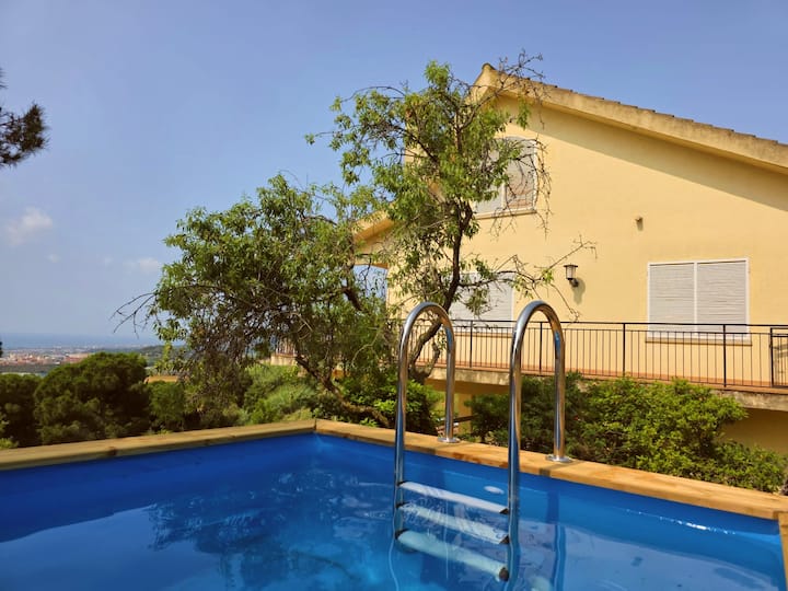 Villa Rosa Con Piscina - Mataró