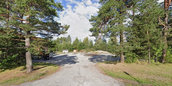 Camper Van Parking Space - Hostel Access - Nacka