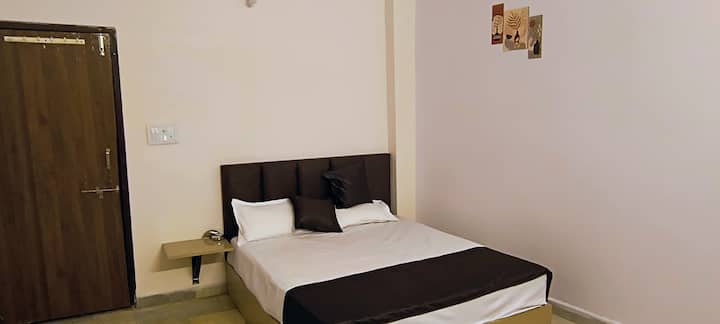Cozy Room In Heart Of Jabalpur. - Jabalpur